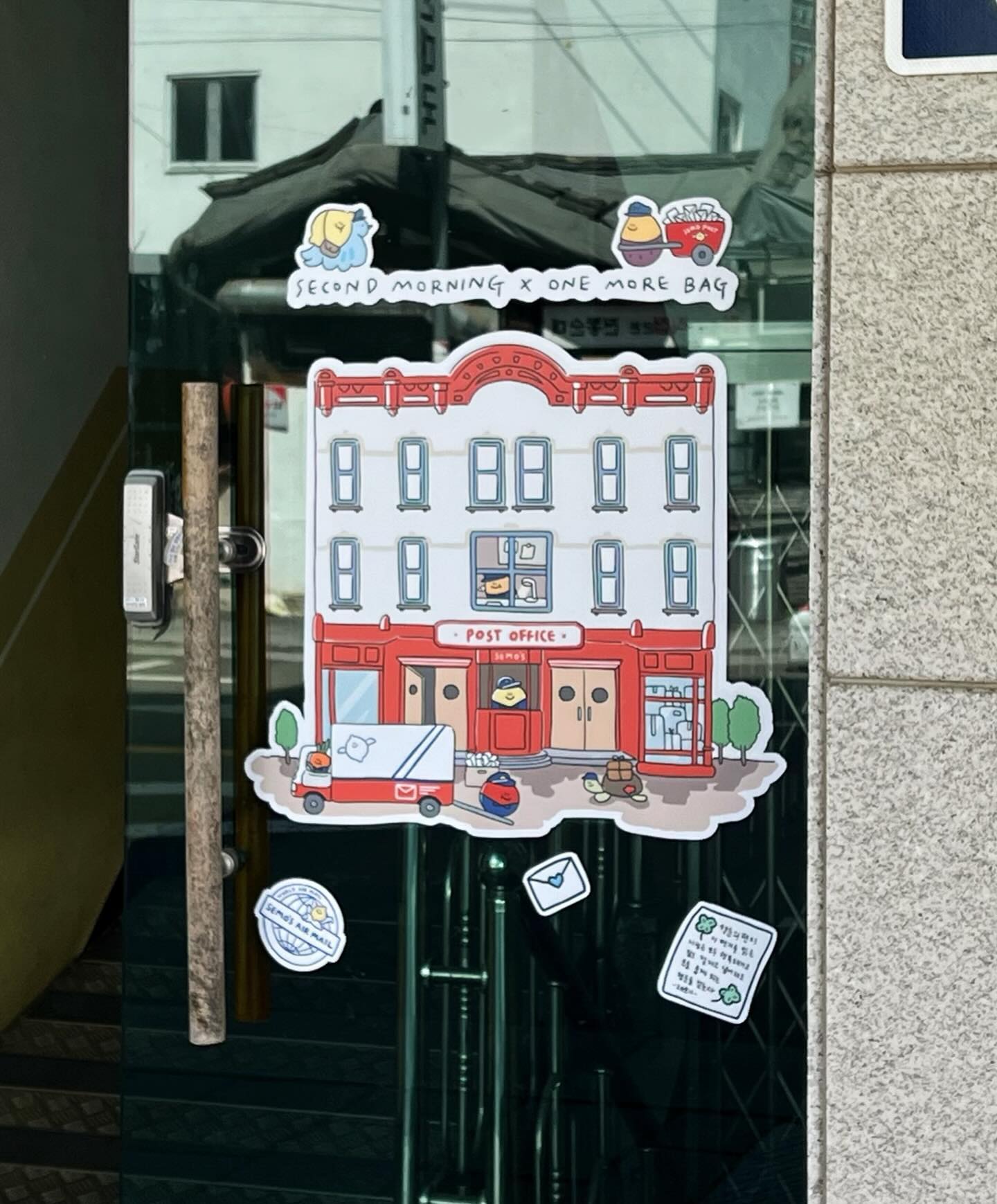 세모 팝업스토어